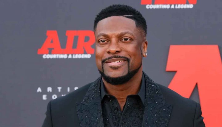 Chris Tucker faces pressure to explain photos with Jeffrey Epstein and ...
