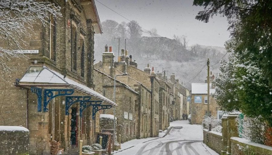 UK weather maps show widespread snow ahead as 600-mile Arctic blast ...
