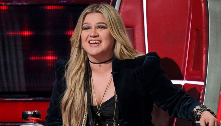 Kelly Clarkson discovers a shark named in her honour