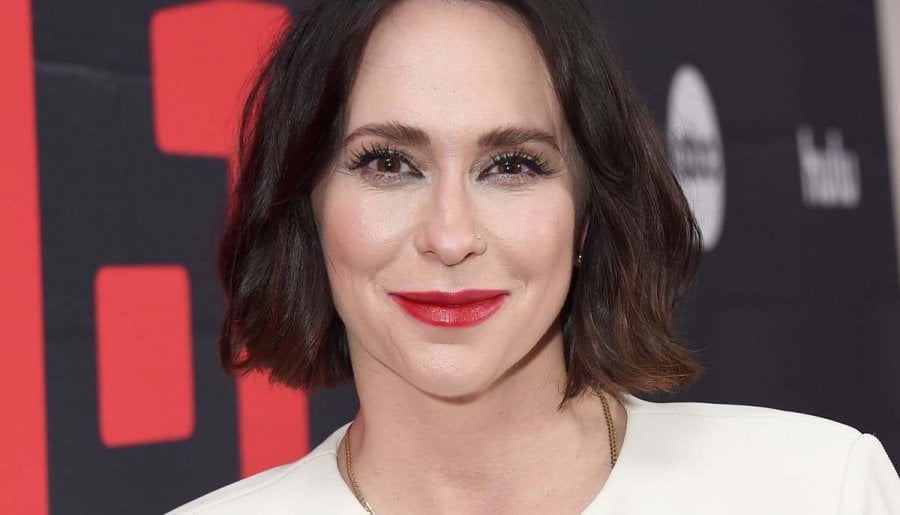 Jennifer Love Hewitt talks about scary 9-1-1 episode