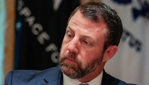 Markwayne Mullin sees no need to stop international flight processing ...