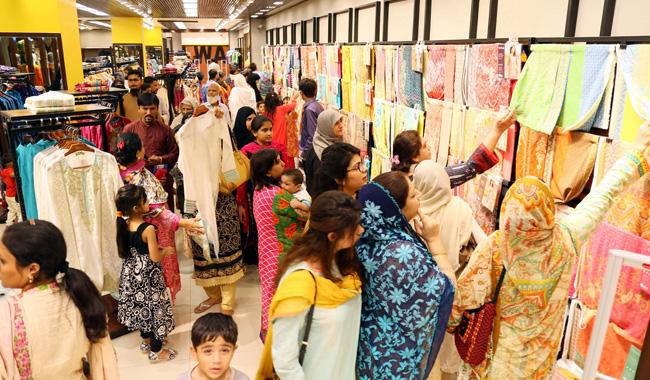 Eid shopping: customers prefer bargaining over fixed prices