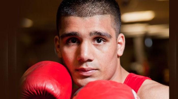 British Pakistani boxer wins debut fight