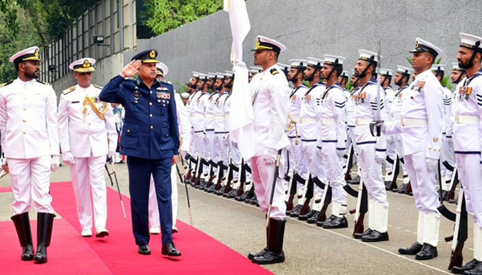 Pak air chief calls on Lankan defence minister, naval chief