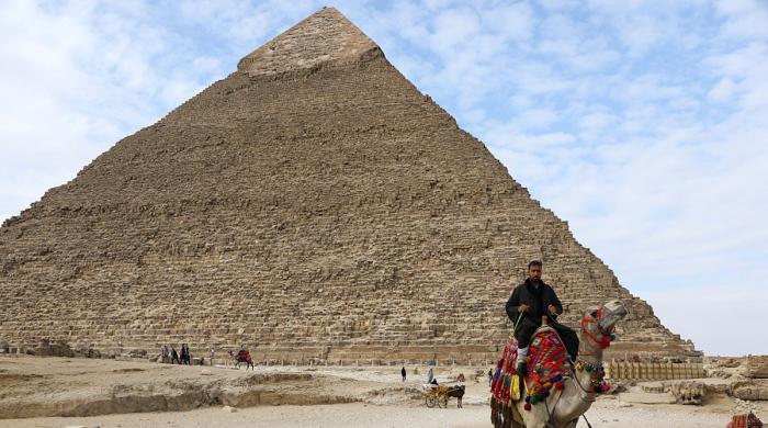 Pyramids reopened to tourists