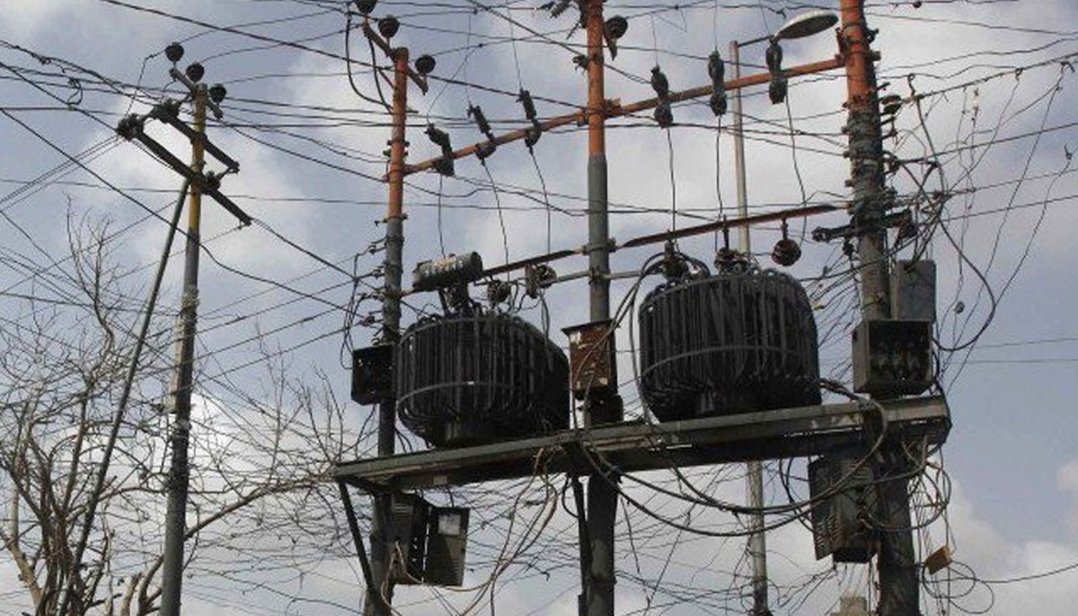 Four injured as power transformer falls down in Nowshera