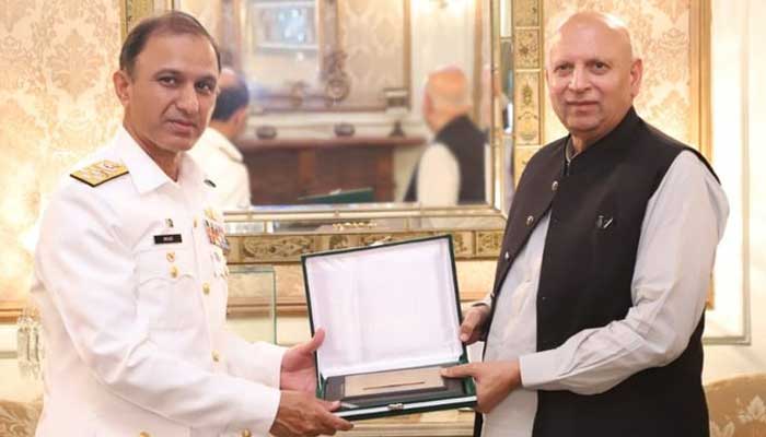 Sarwar, naval chief discuss issues of mutual interest