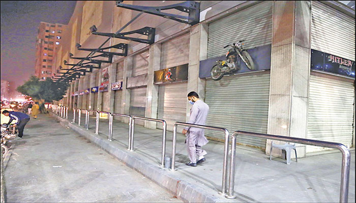 403 shops sealed, mall fined Rs500,000 over SOP violations