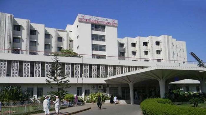 Murad to write to PM to let Sindh govt run three Karachi hospitals