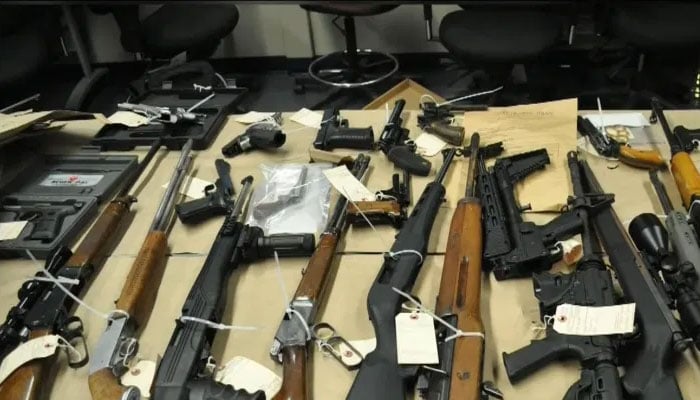 Weapons seized, three gunrunners held