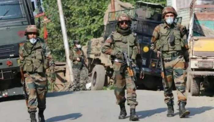 Two cops killed in attack on IIOJ&K police bus