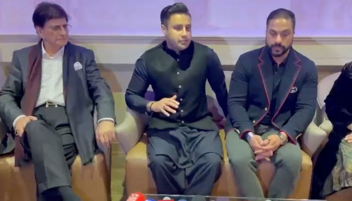 Shahzad Akbar’s failure: Zulfi says more heads should roll