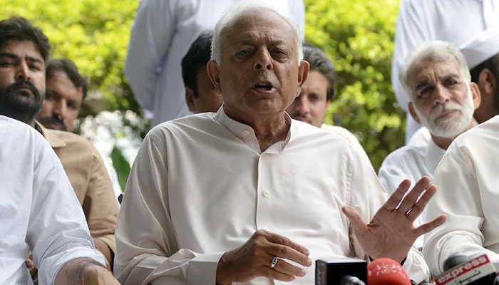 May 9 vandalism: Ghulam Sarwar backs trial under Army Act
