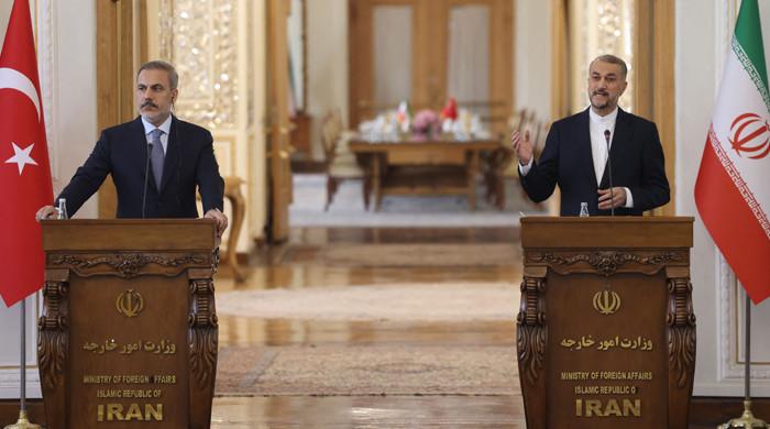 Iranian, Turkish FMs meet to discuss bilateral ties, economic cooperation