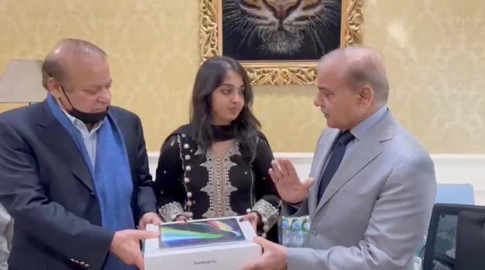 GCSE top scorer Mahnoor Cheema meets ‘inspirational’ Sharif brothers