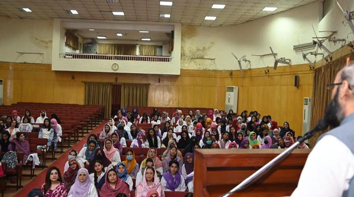 FJMU holds exhibition of scientific posters, seminar on World Anatomy Day