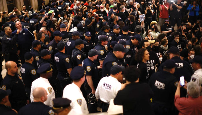 New York police arrest hundreds at Jewish protest demanding Gaza ceasefire