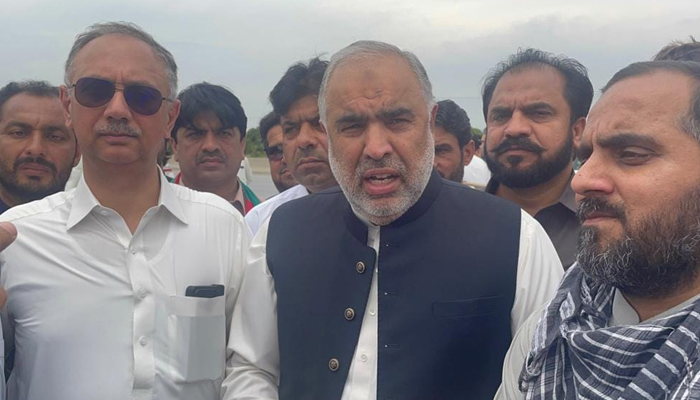 Qaiser irked by release of pictures, video of meeting with Fazl