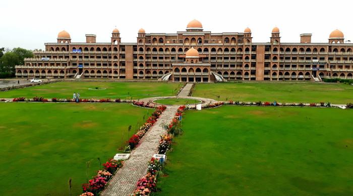 Up to 455 graduates awarded degrees at UoP convocation