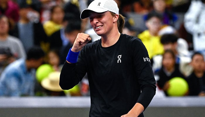 Swiatek off the mark with WTA Finals opening win