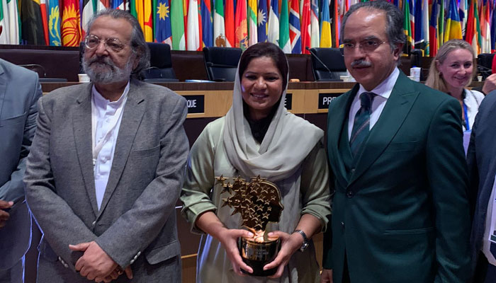 Global award-winning Pak teacher reveals motivation behind educating ...