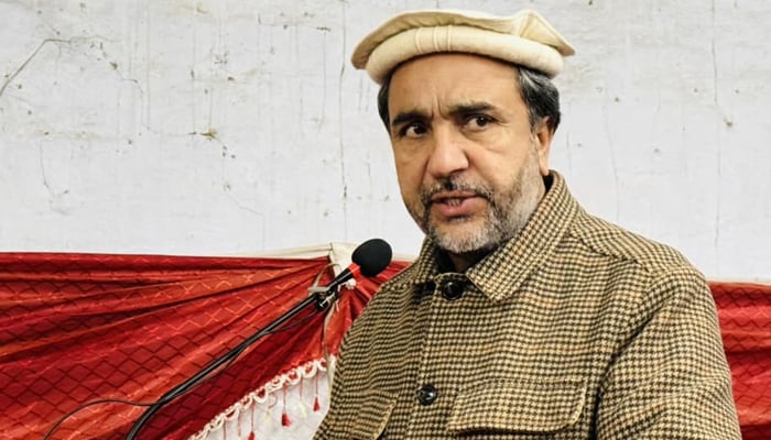 Mardan mayor blames PTI for KP financial crisis