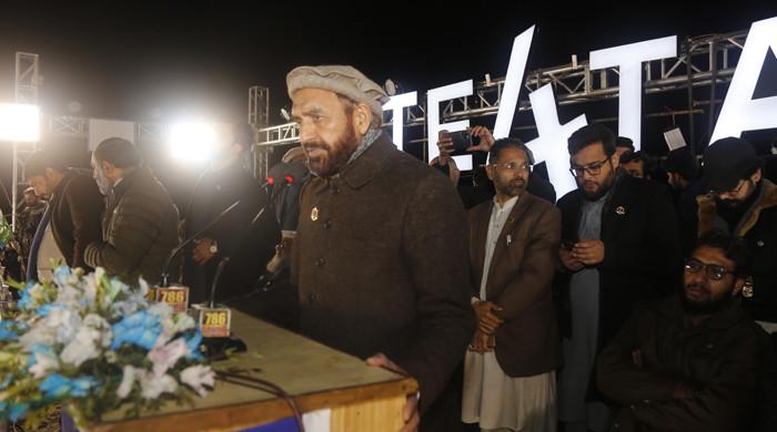 JI candidate presents his own manifesto