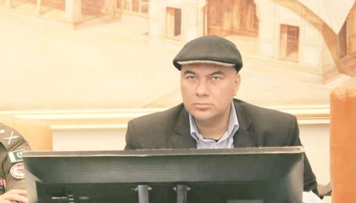 Commissioner inspects RO office