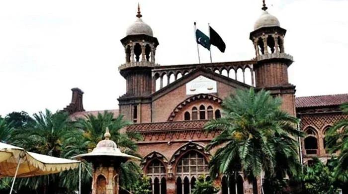 LHC issues warrants for Moonis’s wife in money laundering case