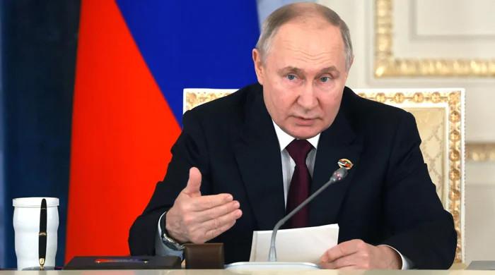 Putin signs decree on spring military conscription