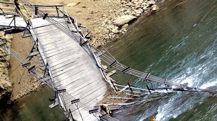 3 labourers drown as bridge collapses in Kohistan