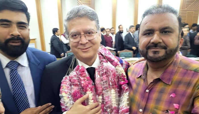 Kashif Hanif elected as Sindh Bar Council vice chairman