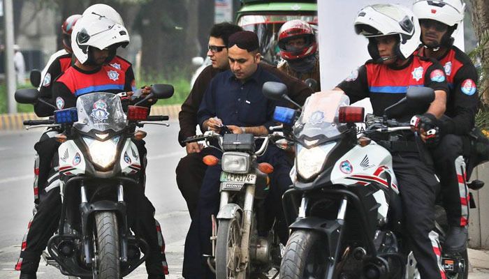 Dolphin force proposed for Sindh to combat street crime