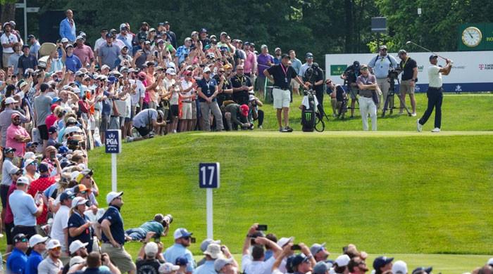 Tiger draws massive crowd at PGA practice round