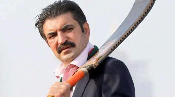 Marwat back in PTI after meeting Imran