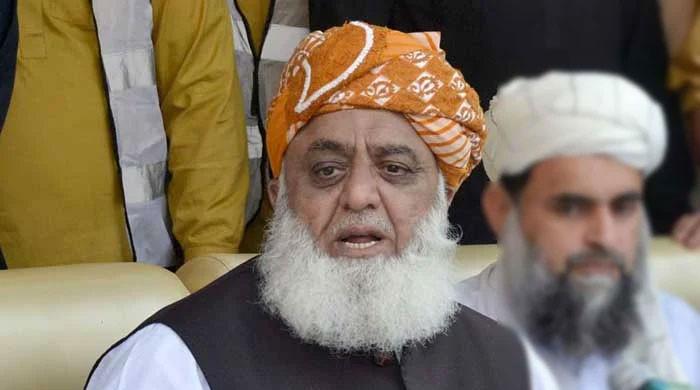 Unmoved by govt blandishments, Fazl backs opposition