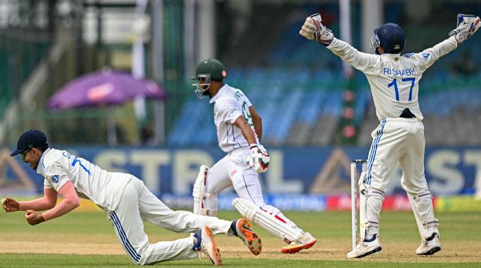 Bad light stops play in India-Bangladesh second Test