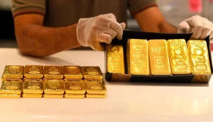 Gold prices down Rs5,500 per tola