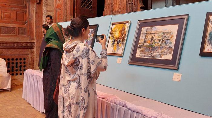 Paintings spotlight Peshawar’s architectural heritage