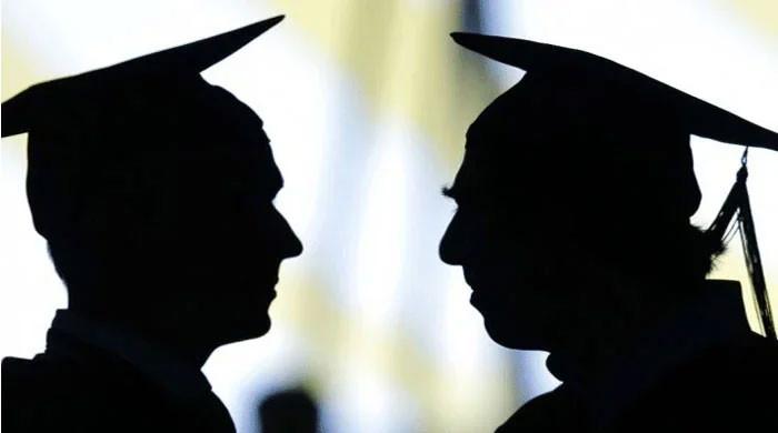 Deserving students get scholarships