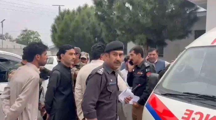 In blow to Kurram peace efforts, DC, six others injured in gun attack