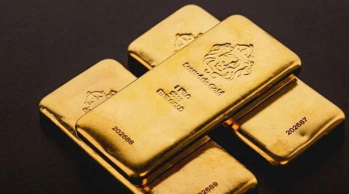 Gold prices rise by Rs1,100 per tola, hit new all-time high