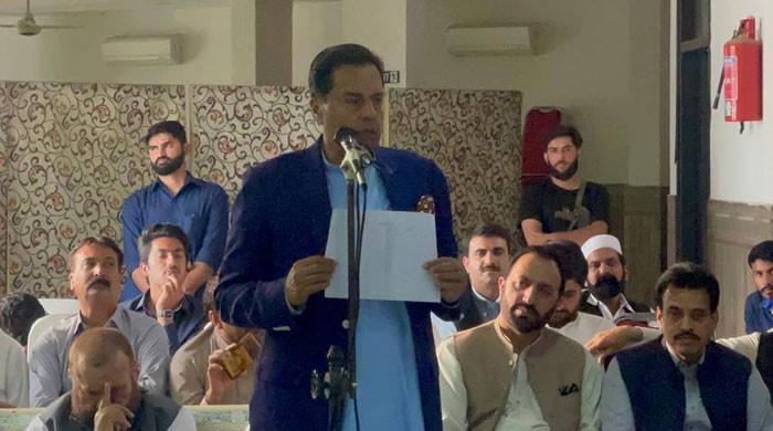 Safdar promises mega uplift schemes