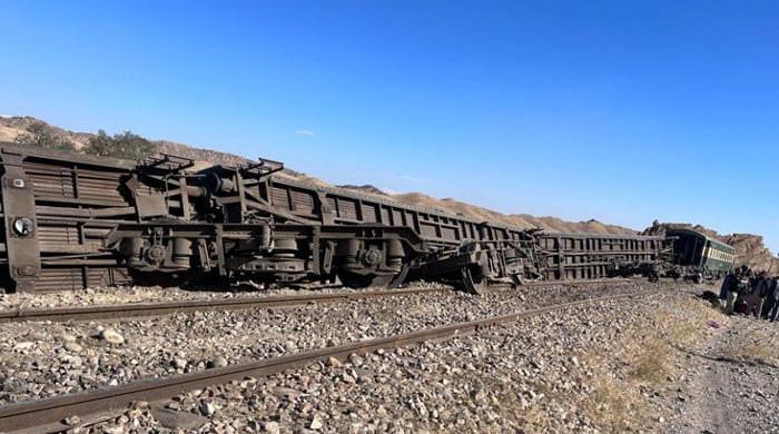 Blast derails Jaffar Express near Jacobabad