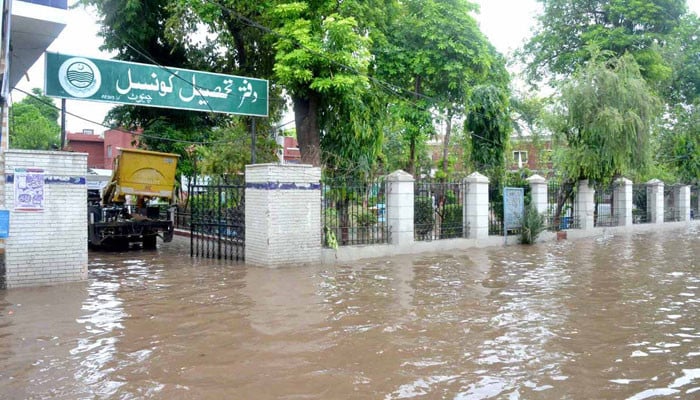 KP on alert as Punjab counts flood losses