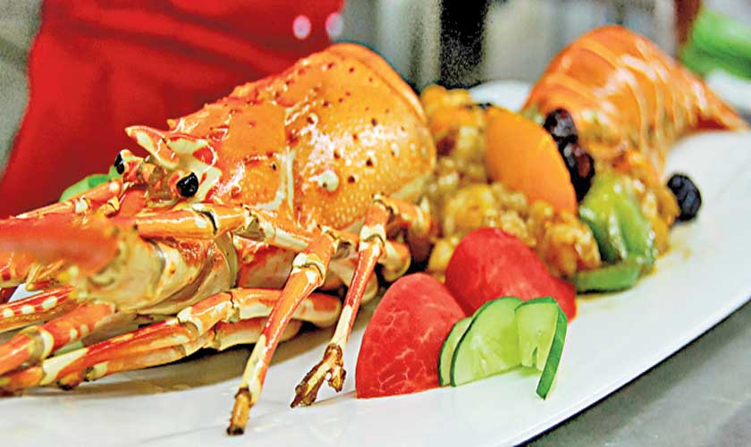 Kung Pao lobster with dried chilli and cashewnut