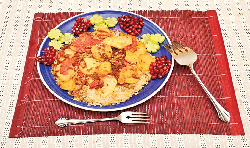 Estamboli Pulao (Persian Tomato Rice)