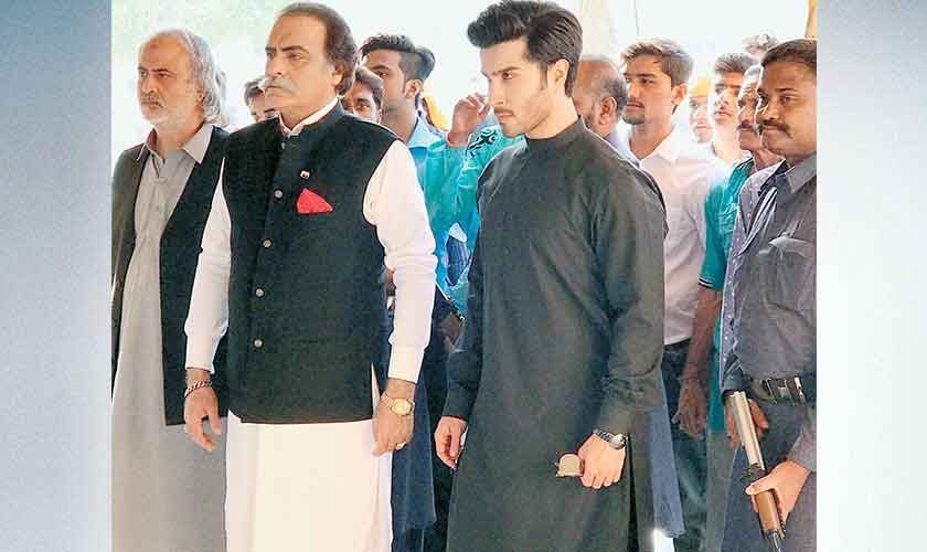 Feroze Khan on Khaani airing on Saudi Arabian TV