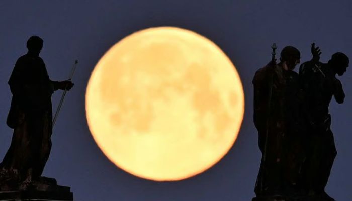 October Supermoon: Stunning images of first full ‘Rare Harvest’ Moon ...