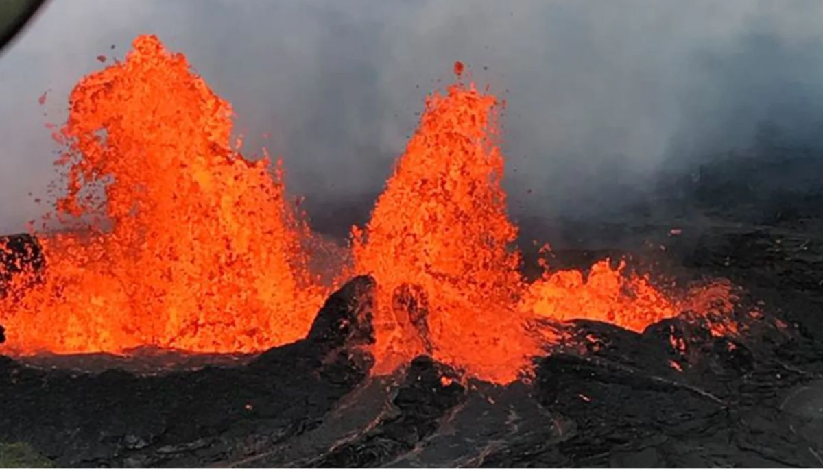 Volcano eruption at Hawaaii: 'Kilauea' explodes shooting lava over 1000ft